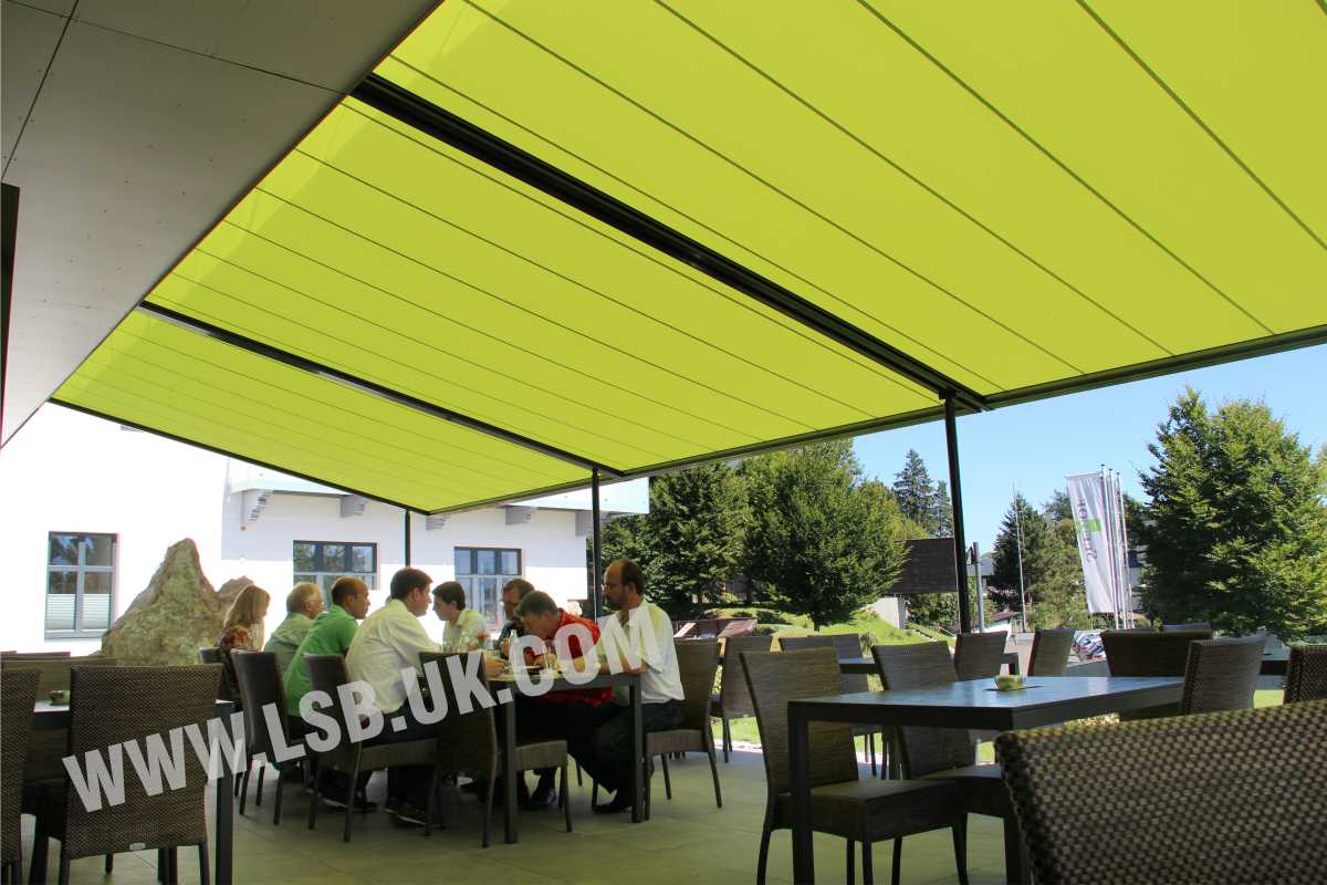 restaurant awning outdoor blinds | Lion Signs & Blinds